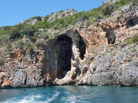 Palinuro: Guida su Cosa Fare, le Grotte e Come Arrivare